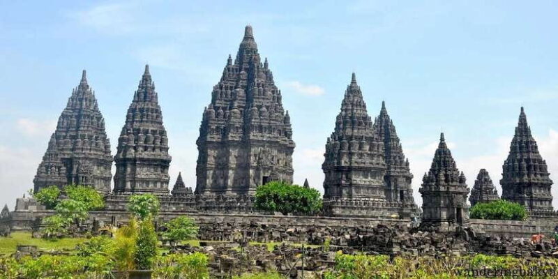 Java's Highlight Guided Tour From Jakarta or Bali - What to Expect: The Practical Details