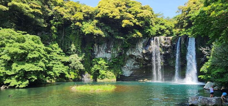 Jeju Island: Southern Top UNESCO Spots Tour - Transport, Timing, and Group Dynamics