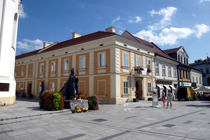 John Paul II Route Guided Tour With Private Transport - What Our Reviewers Say
