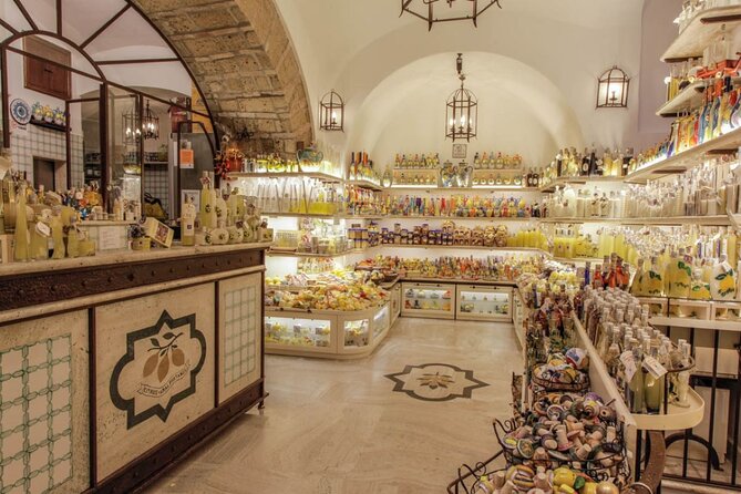 Learn how to make Amalfi limoncello - Exploring the Tour