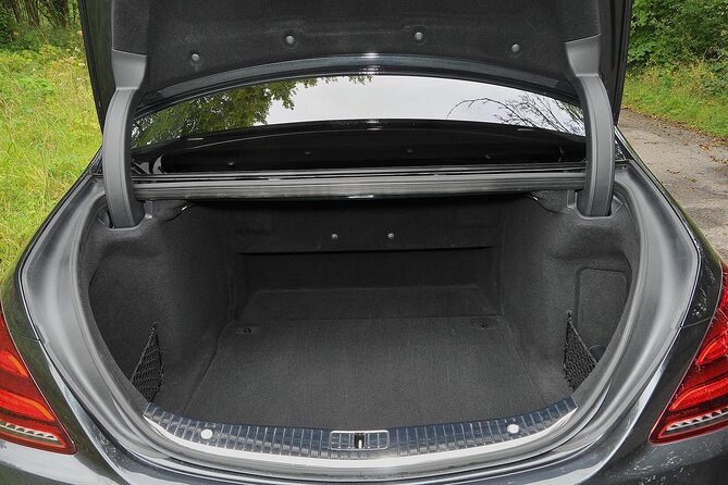 Luxury Car Departure from Central London to Heathrow Airport LHR - Key Points