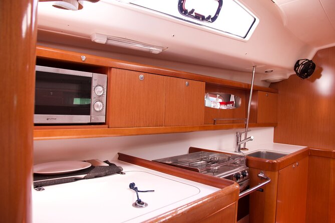 Luxury sailboat ride with drinks and aperitif-Small Groups - The Itinerary in Detail