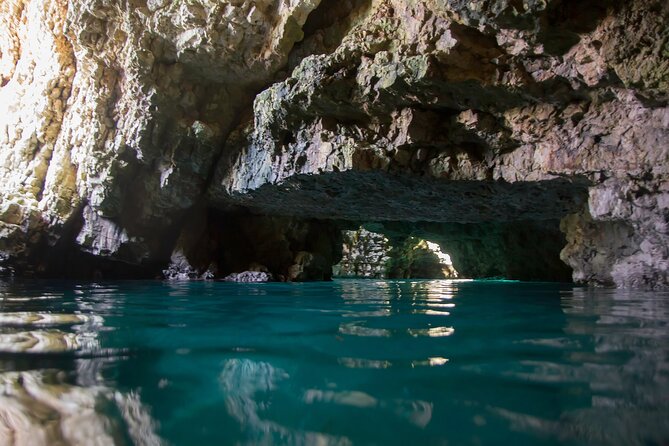 Medulin -Kamenjak 5h boat trip with lunch & drinks on Sandra Boat - Authentic Experiences and Water Safety