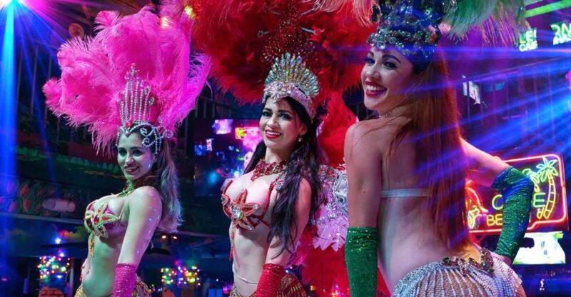 Miami: Mango's Tropical Cafe Dinner & Show - The Experience: Pros and Cons