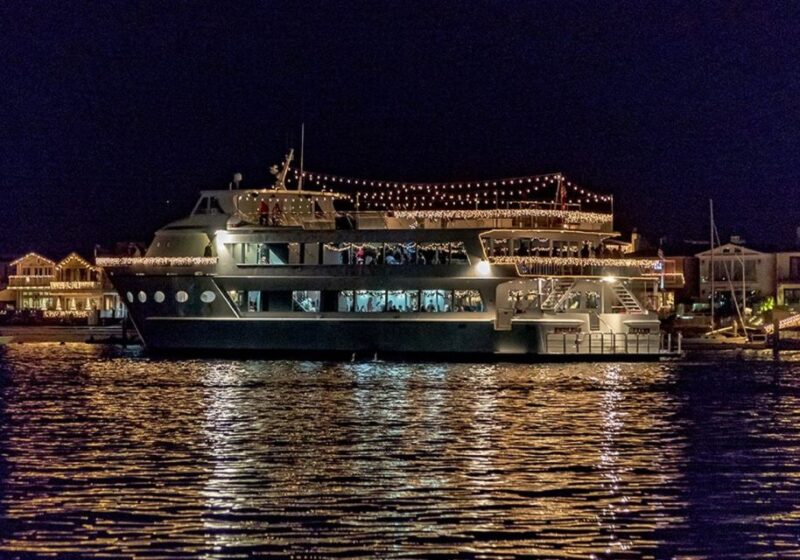 Newport Beach: Christmas Day Buffet Brunch or Dinner Cruise - The Scenic and Festive Environment