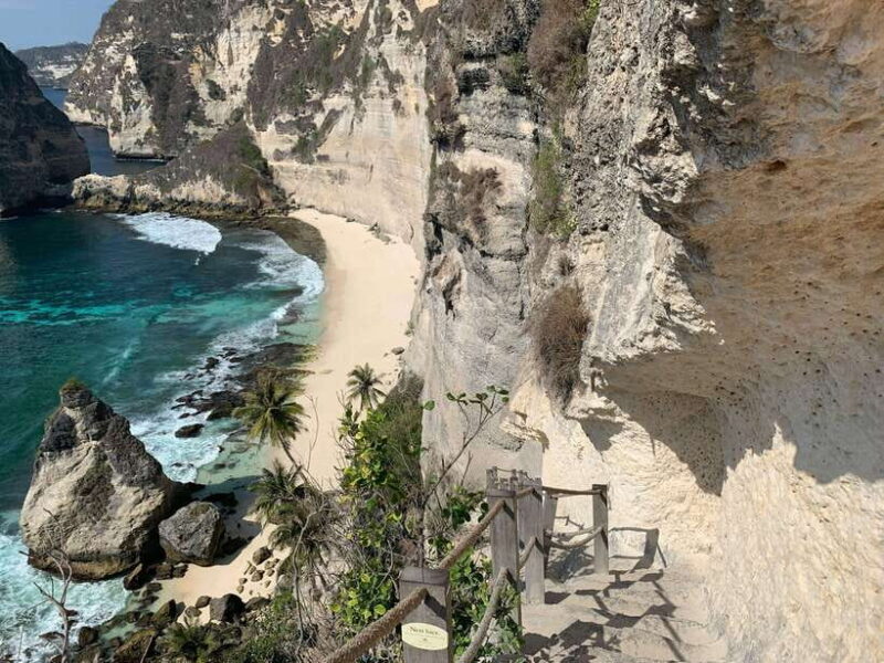 Nusa Penida Journey to Atuh Diamond Beach & Tree House Tour - Rolling Green Hills at Teletubies Hill