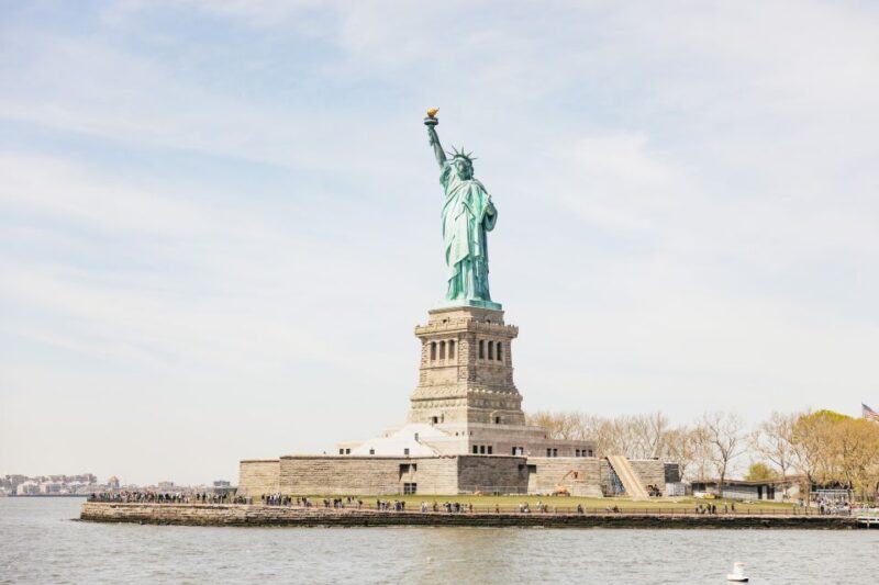 NYC: Wall Street Tour with 9/11 Memorial and Statue Ferry - A Walk Through Lower Manhattan: What to Expect