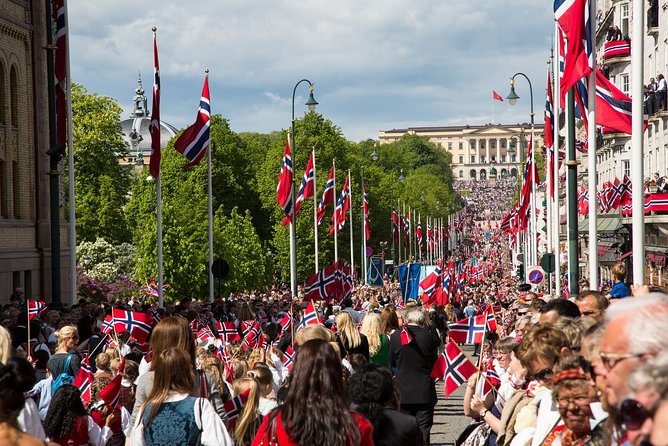 Oslo: Private VIP City Tour by Luxury Minivan with Driver & Guide - Frequently Asked Questions