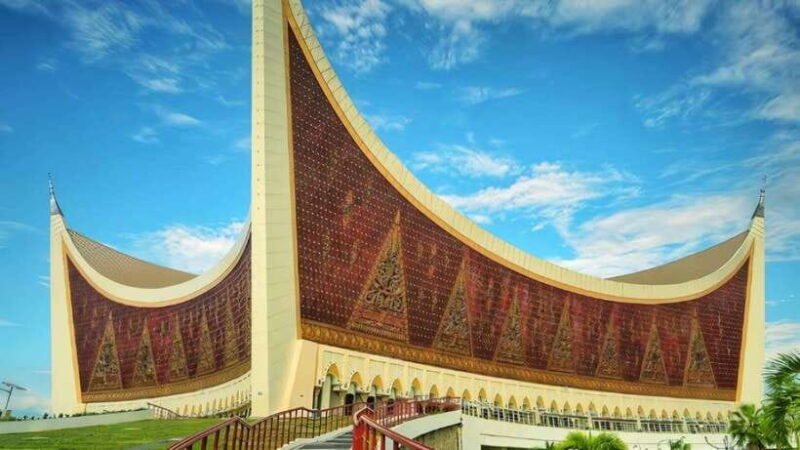 Padang : Amazing City Tour Padang with Lunch - What’s Included and What to Know