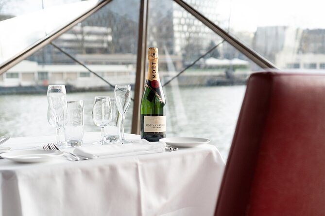 Paris Seine River Marriage Proposal Cruise by Bateaux Mouches - The Experience in Practice