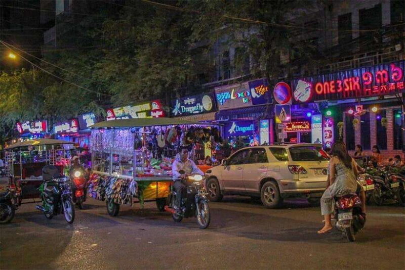 Phnom Penh: 9 Exciting Spots Evening Tuk-Tuk Tour - What the Reviews Say