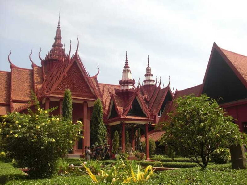Phnom Penh Welcome Tour: Private Tour with a Local - Detailed Breakdown of the Tour