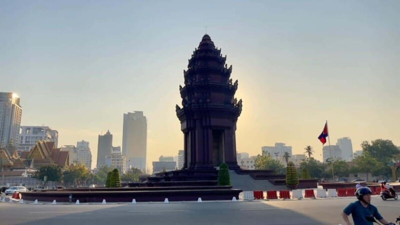 Phnom Phnom: Local Market & Culture Walking of City Tour - The Itinerary in Detail
