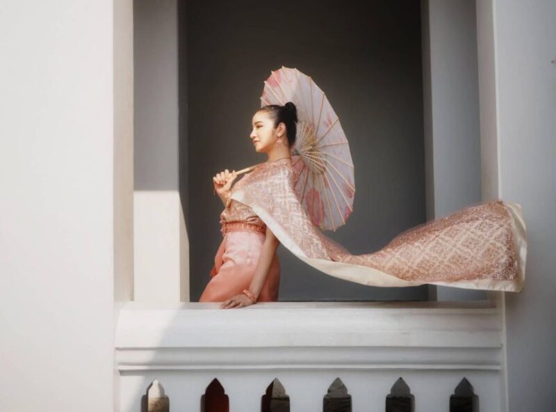 Photoshoot in Thai Costume - An In-Depth Look at the Experience