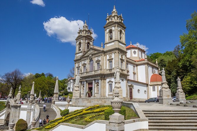 Port to Santiago de Compostela with up to 3 stops on the way - What makes this tour stand out