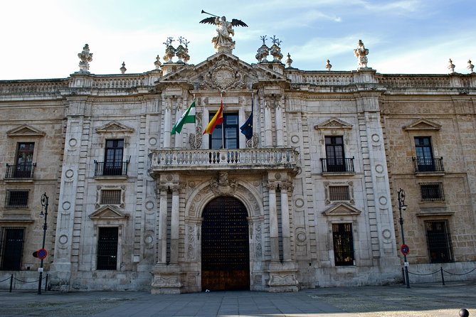 Private 4-hour Walking Tour of Sevilla with official tour guide - The Highlights in Detail