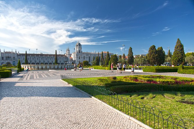 Private City Tour: Lisbon Golden Age in 4H with Transfer - What Sets This Tour Apart?