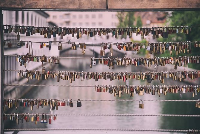Private city tour of Ljubljana. 2 hours with a friendly and fun local guide. - FAQ