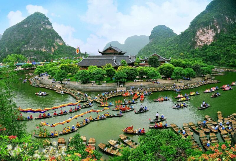 Private Full Day Trang An, Bai Dinh Pagoda with Lunch - The Value of the Experience