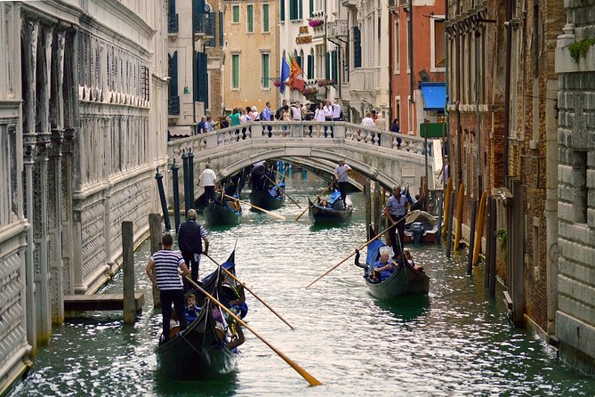 Private Gondola Serenade with Music - Who Should Skip It?