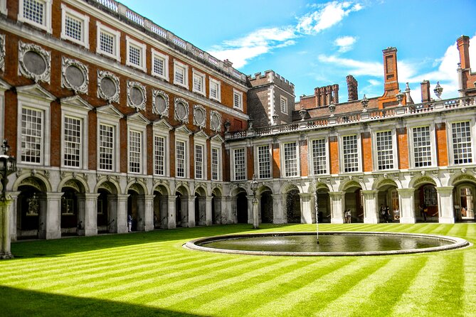 Private Half-Day Tour of Hampton Court - First Impressions: What You Can Expect