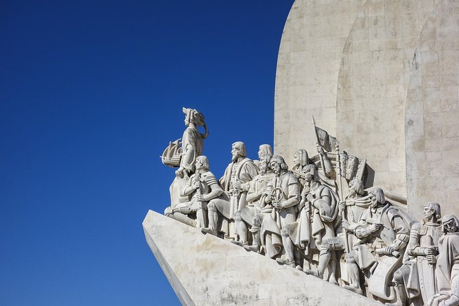 Private Premium Car Transfer from Porto to Lisbon with 2 hours for sightseeing - FAQ