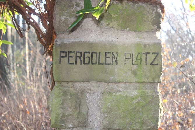 Private scavenger hunt around the Berge Castle in Gelsenkirchen - The Sum Up