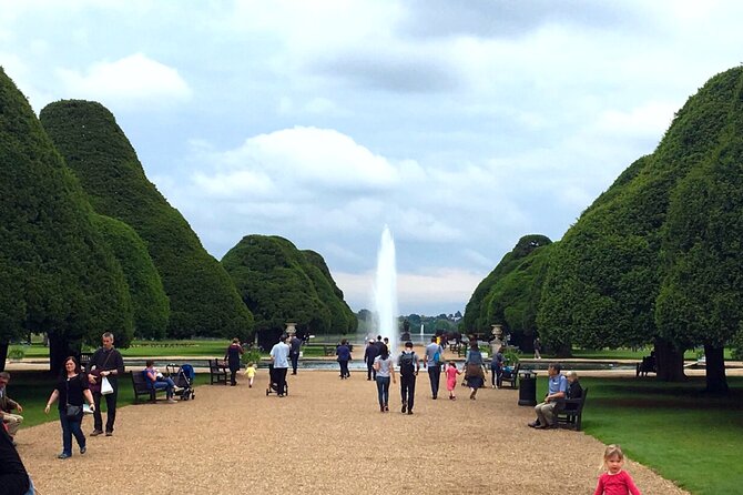 Private Tour: Hampton Court Palace Day Trip from London - Summary of Who Should Consider This Tour