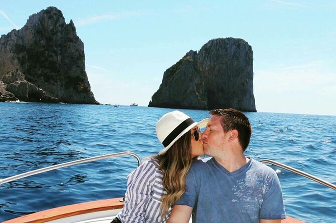 Private tour in a typical Capri boat - The Experience: From Views to Drinks