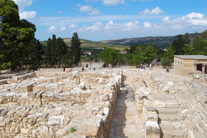 Private Tour Knossos Palace-Archaeological Museum-Heraklion Town - Who Should Book This Tour?