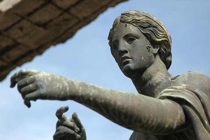Private Transfer from Naples to Sorrento with Stop at Pompeii - Authenticity and Local Flavor