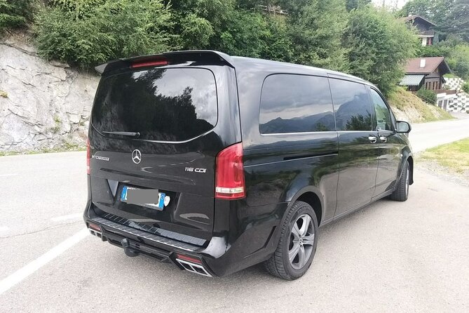 Private Transfer from Rotterdam Port to Amsterdam Airport (AMS) - Who Will Love This Service?