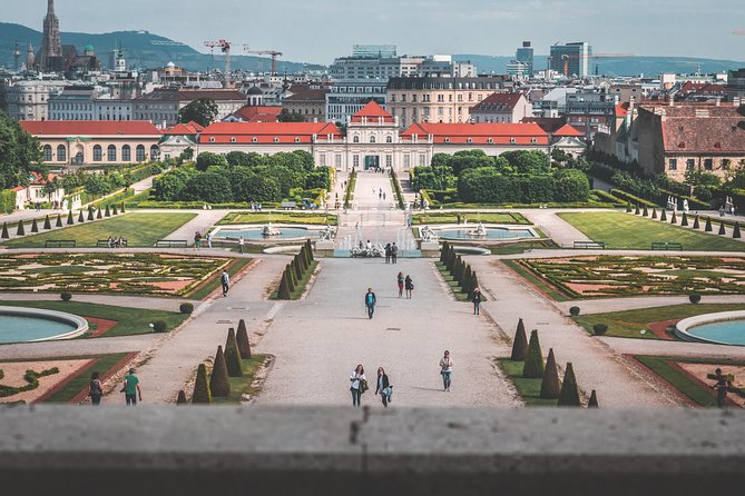 Private transfer from Salzburg to Vienna with 4h of Sightseeing - FAQ