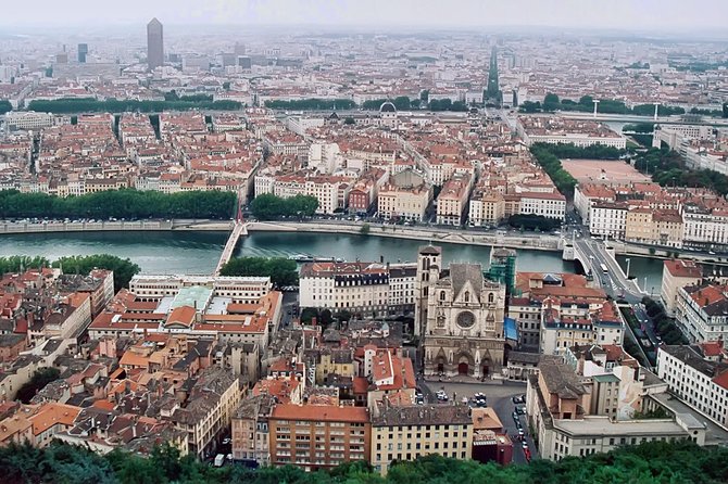 Private Transfer: Lyon Airport LYS to Lyon City in Luxury Van - The Sum Up
