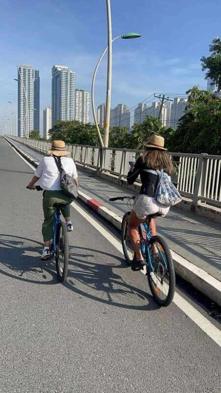 Saigon Cycling Bike Tour: Ho Chi Minh City Sightseeing - Food and Refreshments