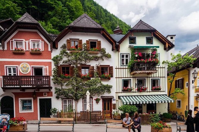 Salzburg Airport Transfers : Salzburg Airport SZG to Salzburg in Business Car - Deep Dive into the Service Features
