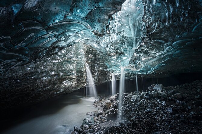 Sapphire Ice Cave Tour from Jökulsárlón - Extra Small Group - Exploring the Vatnajökull Glacier and the Ice Cave Experience