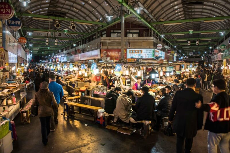Seoul Gwangjang Market Foody Walking Tour - Cheonggyecheon Stream – A Breath of Fresh Air