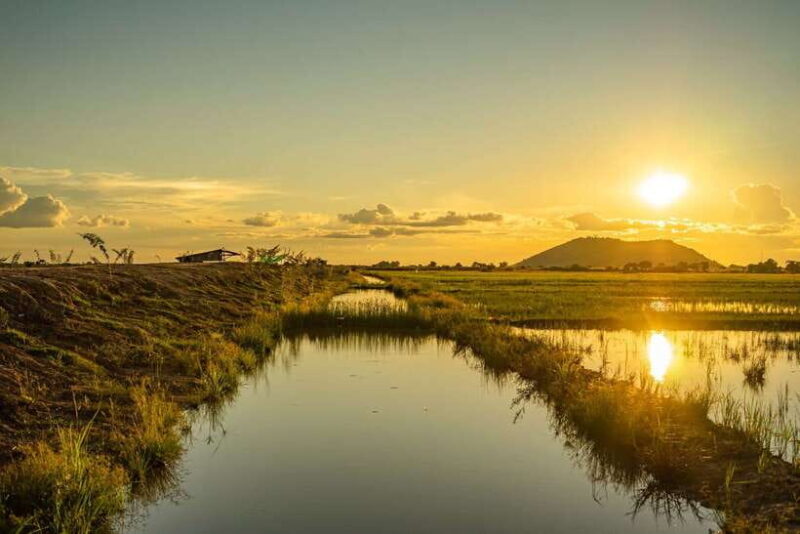 Siem Reap: Countryside Sunset Jeep Tour with Drinks - Authentic Experiences and Genuine Encounters