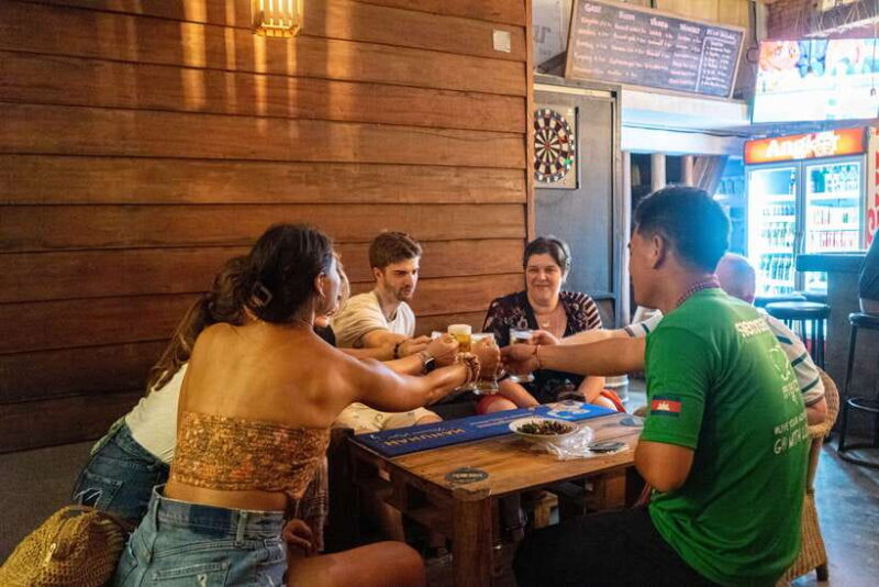 Siem Reap: Evening Food Tour with 10 Local Tastings - Exploring the Market and Street Food Stops