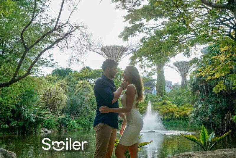 Singapore: Professional photoshoot at Gardens by the Bay - The Experience: Authenticity and Professionalism