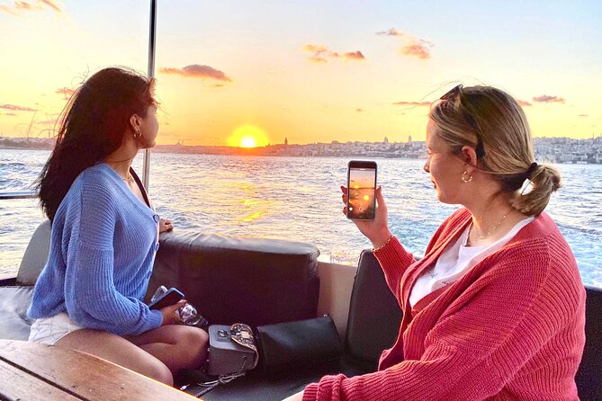 Sunset or Daytime Istanbul Guided Luxury Yacht Cruise with Snacks - FAQs