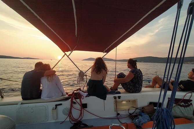 Sunset Sailing Tour on the Pakleni Islands - Who Is This Tour Best Suited For?
