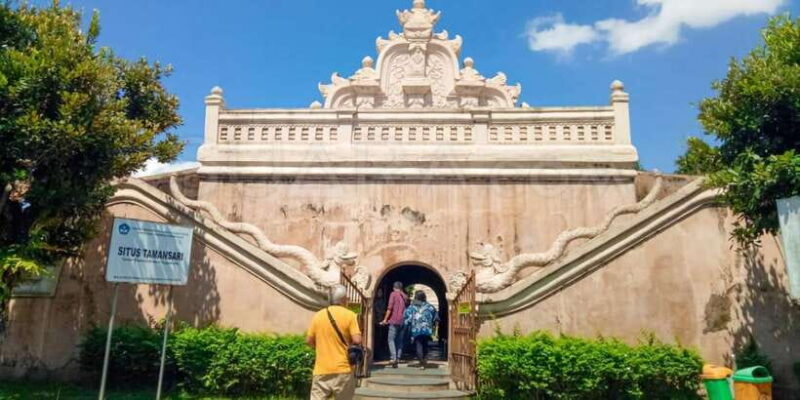 Taman sari water castle, sultan palace & local food tasting - Why This Tour Offers Real Value
