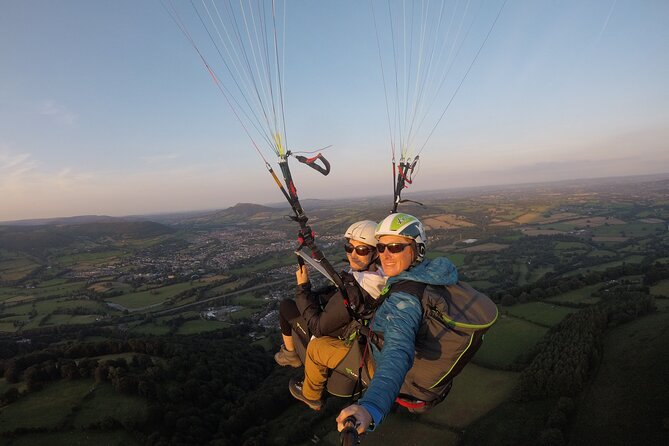 Tandem Paragliding Experience in the Brecon Beacons - Who Should Try This?