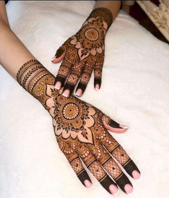 Thamel, Kathmandu, Nepal: Henna Art with Medicinal Herbs - The Natural, Medicinal Herbs: Why They Matter