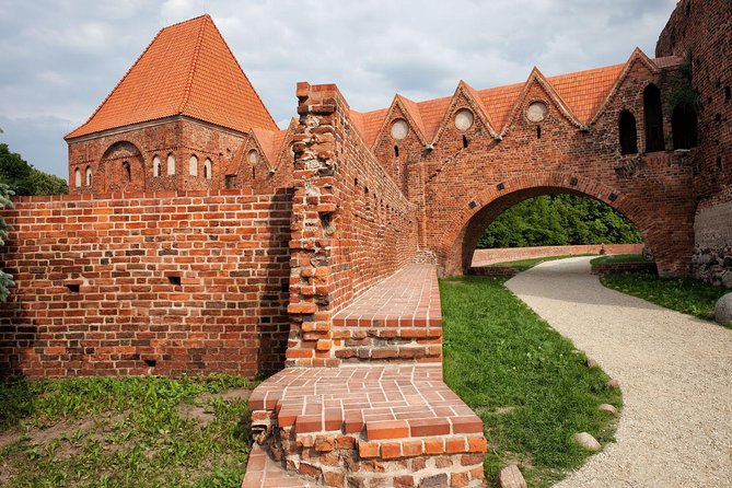 Torun Living Museum of Gingerbread and Old Town Private Walking Tour - Authenticity and Unique Touches