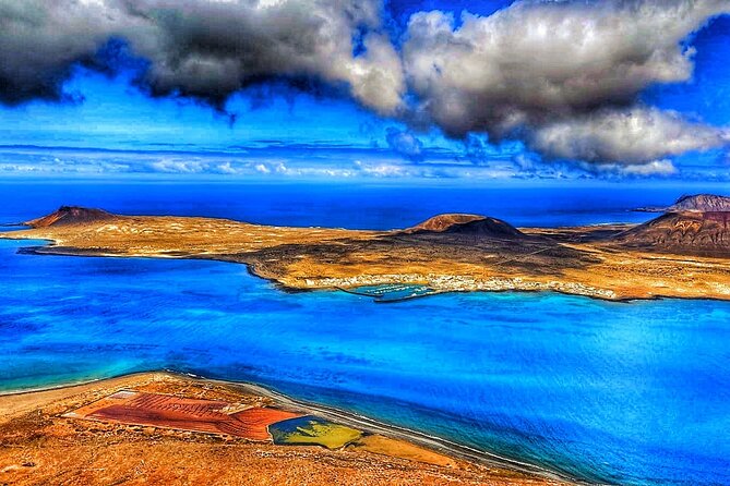 Tour to Timanfaya, Jameos del Agua, Cueva de los Verdes and viewpoint from the cliff - Subterranean Marvels: Cueva de los Verdes and Jameos del Agua