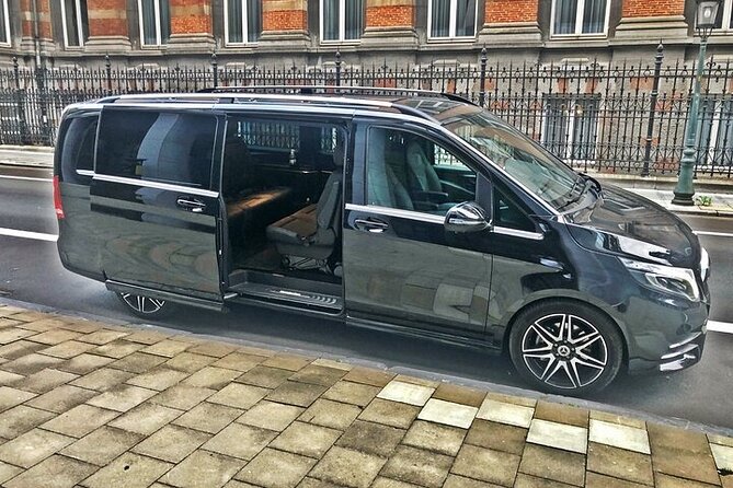 Transfer Brussels Airport <-> Brussels MB V Class 7 PAX (ONE WAY) - What to Expect: The Transfer Experience