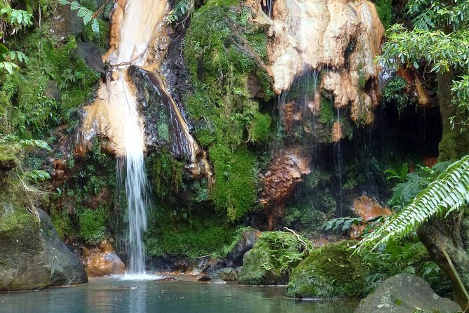 Van Tour Lagoa do Fogo - The Experience with Picos de Aventura